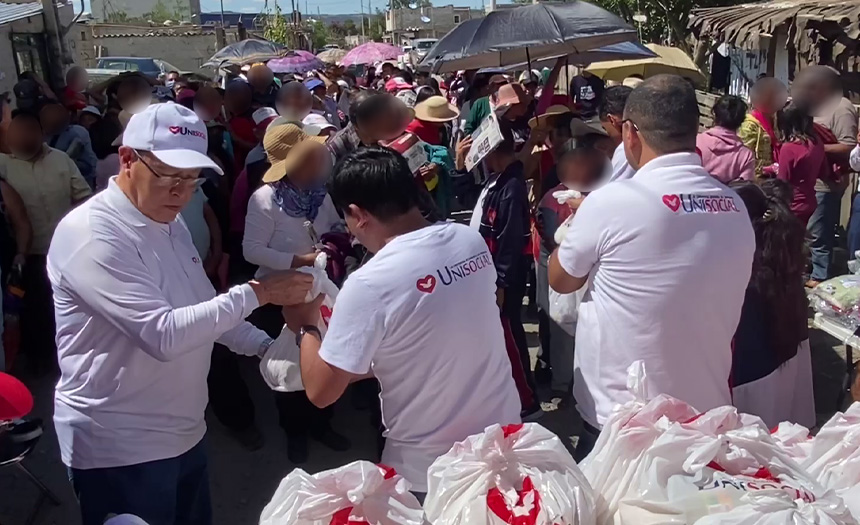 Con 2.1 toneladas de alimentos llegó la UniSocial a «Cartolandia ...